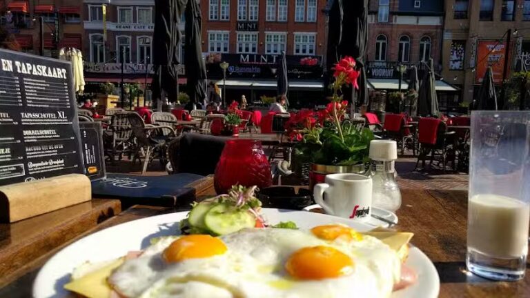 Publiek Food & Drinks | Eetcafé in Eindhoven, Noord-Brabant